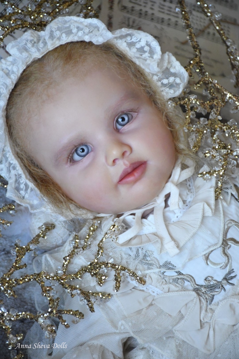 Sheva Dolls | Vivien